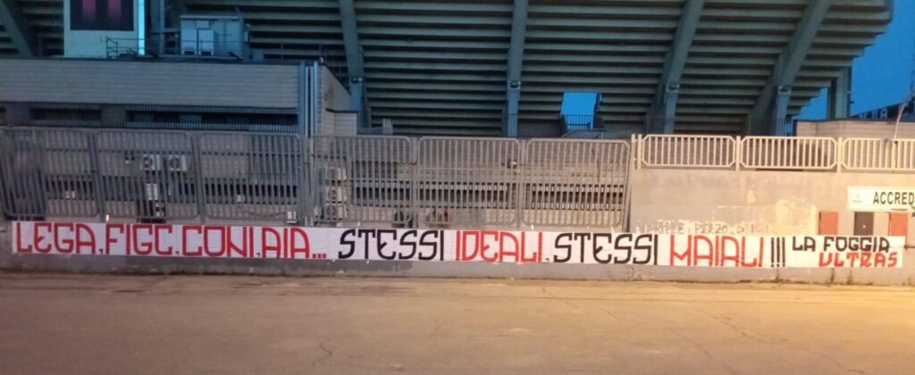 Foggia, striscione degli ultras dopo decisione CONI ⋆ lagoleada.it